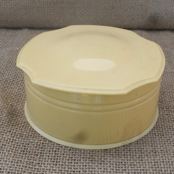 Arlington Co./DuPont Co. | Accents | Antique Ivory Pyralin Powder ...